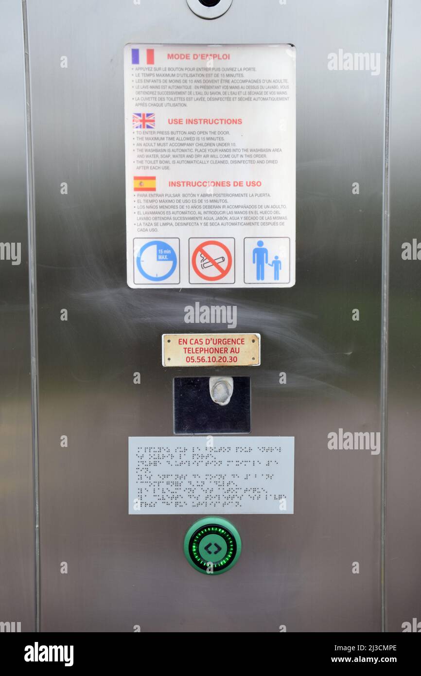 Braille on lift, Bordeaux, France March 2022 Stock Photo - Alamy