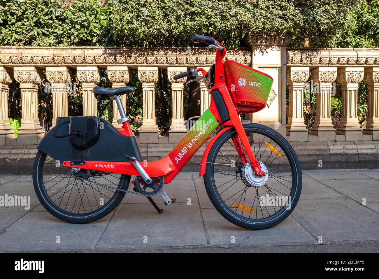 Lime cycle hi-res stock photography and images - Alamy