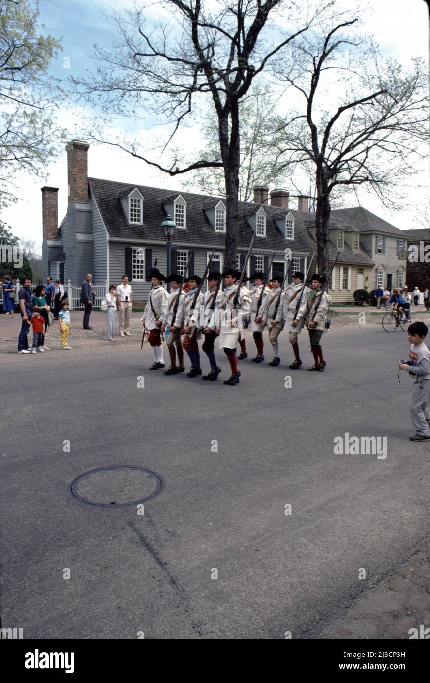 18th century fife and drums hi-res stock photography and images - Alamy