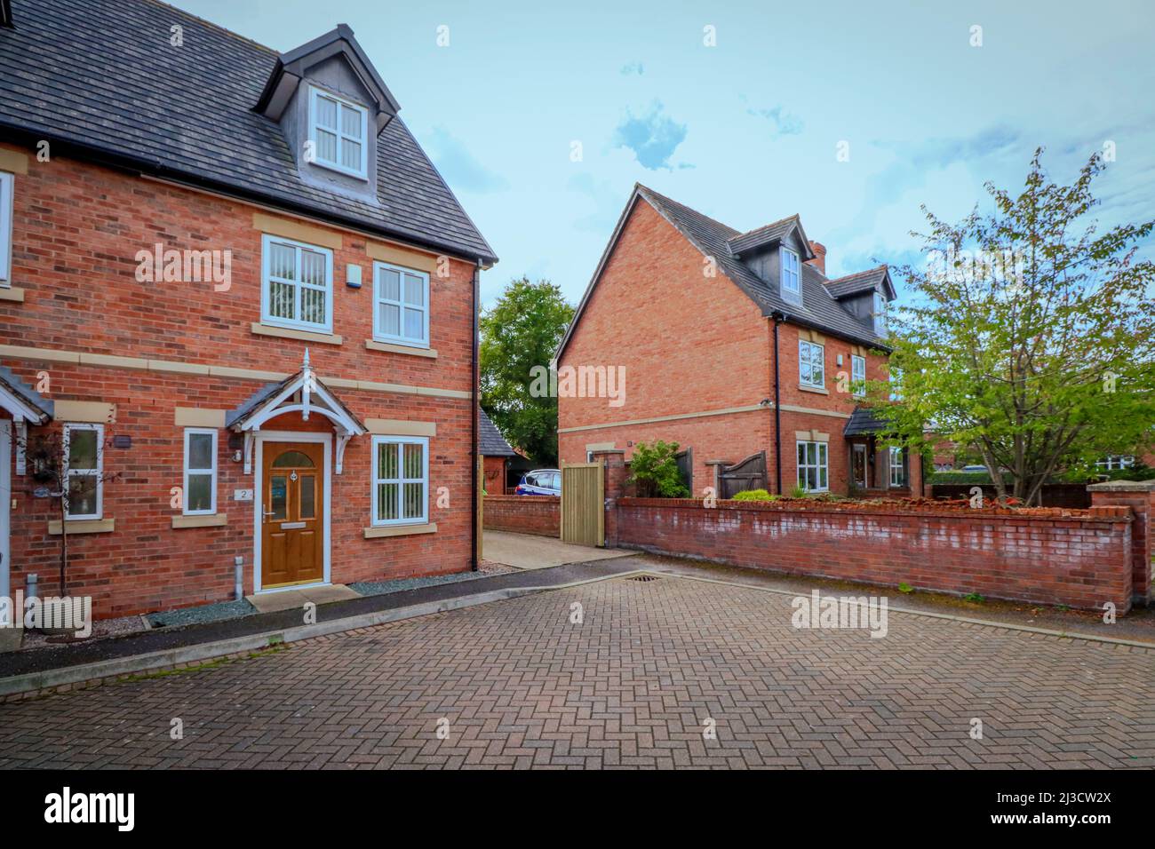 New build luxury UK homes, three storey semi detached Stock Photo - Alamy New build luxury UK homes, three storey semi detached Stock Photo - Alamy