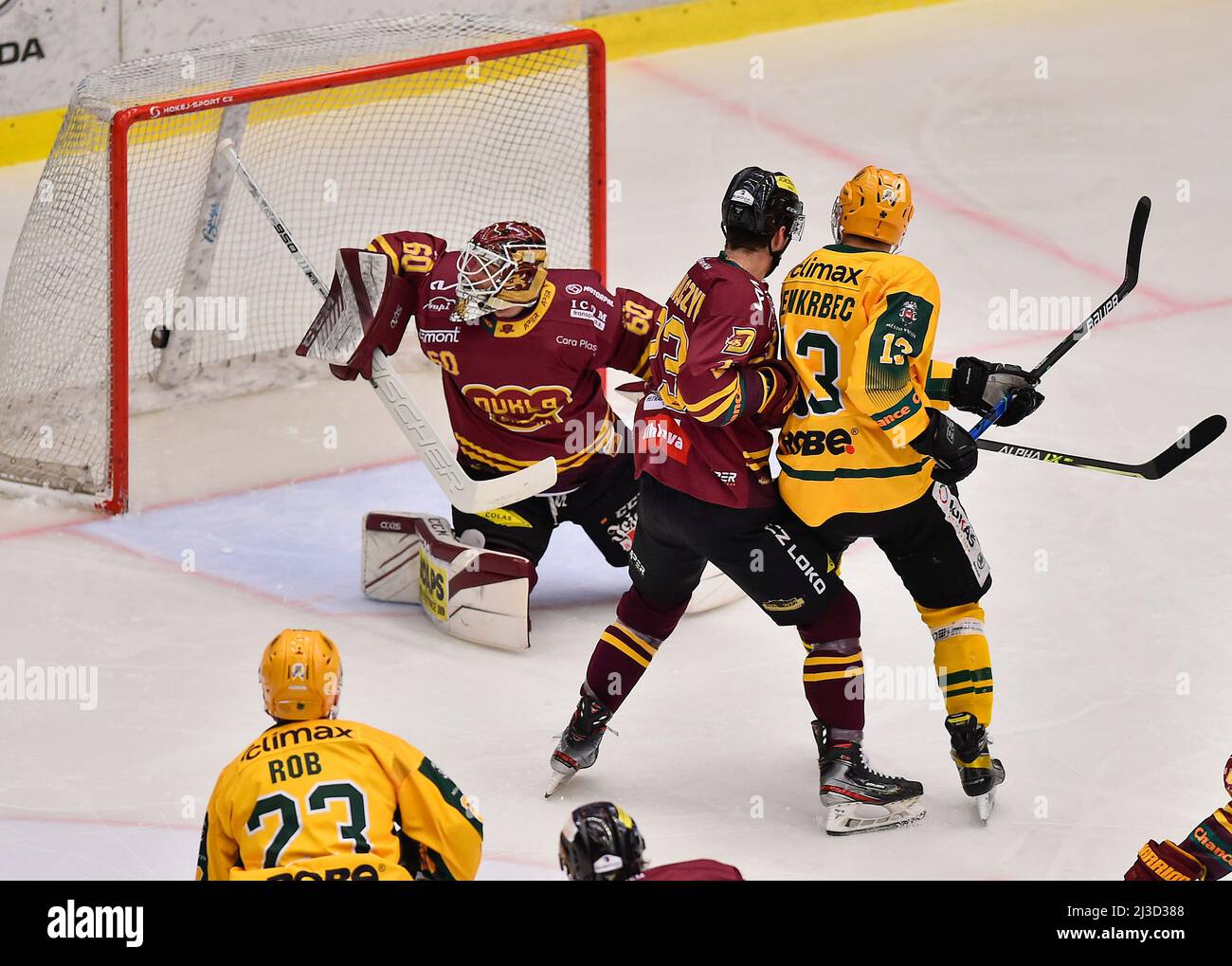 Uprostred hi-res stock photography and images - Alamy