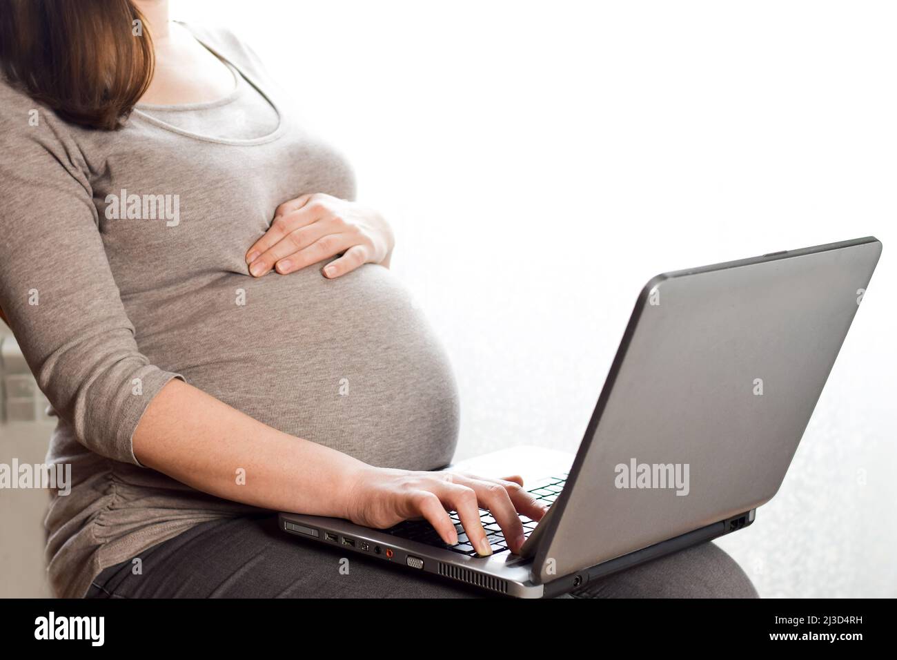 Lady laptop pregnant hi-res stock photography and images - Alamy