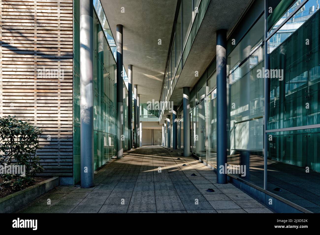 Modern arcade hi-res stock photography and images - Alamy