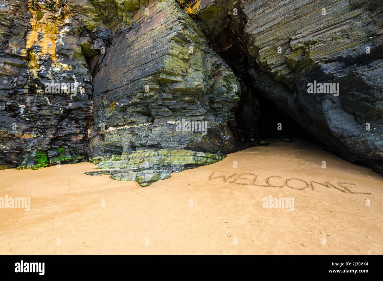 Cave holiday home hi-res stock photography and images - Alamy