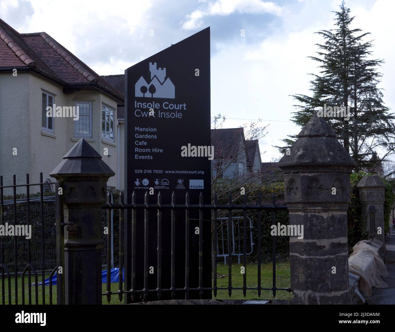 Court signage hi-res stock photography and images - Alamy