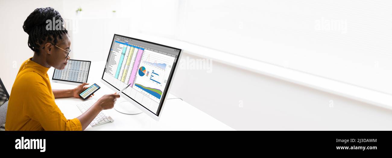 African women office graph hi-res stock photography and images - Alamy