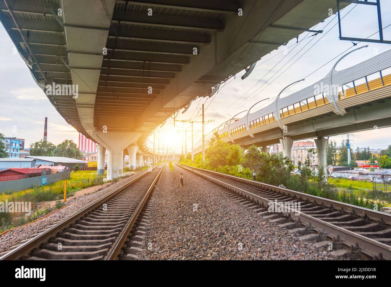 Bridges over the railroad tracks hi-res stock photography and images ...