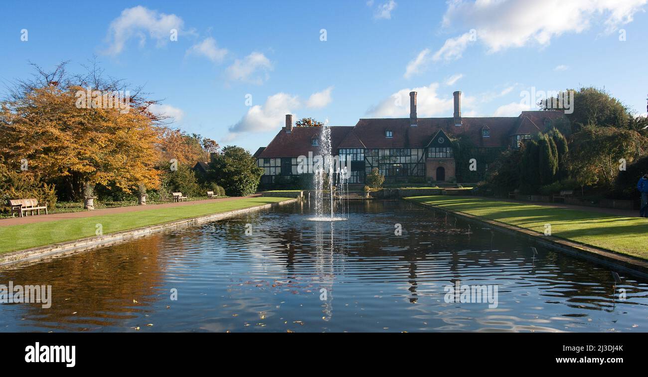 Wisley laboratory building hi-res stock photography and images - Alamy