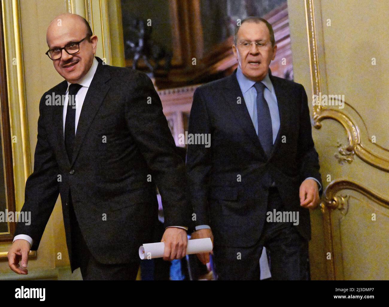 Russian Foreign Minister Sergei Lavrov (right) and Foreign Minister of ...