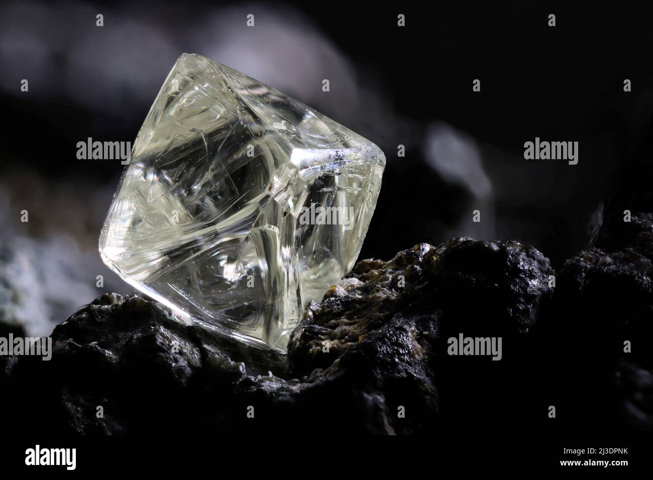 Octahedral diamond crystal hi-res stock photography and images - Alamy