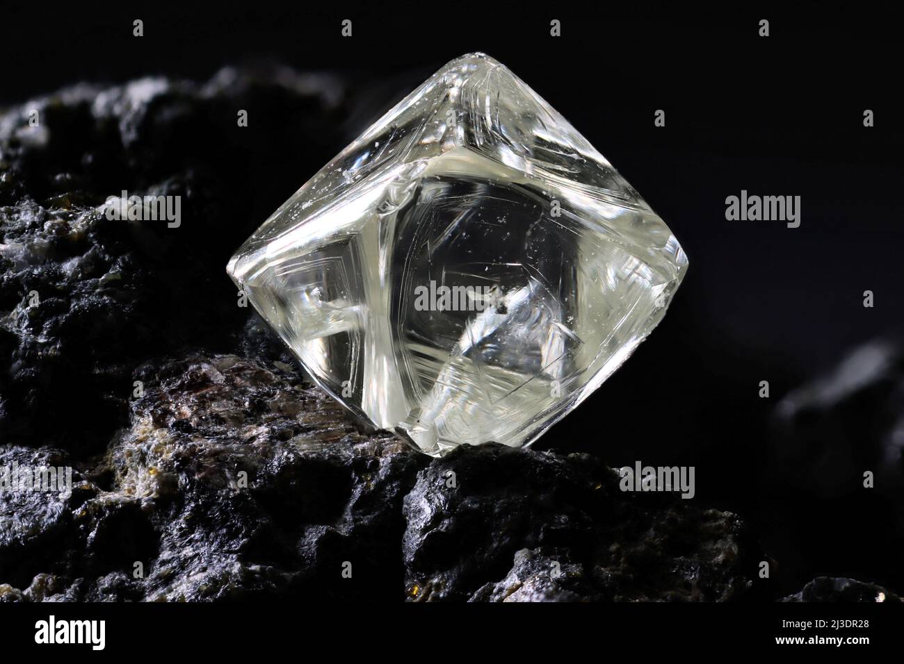 Octahedral diamond crystal hi-res stock photography and images - Alamy