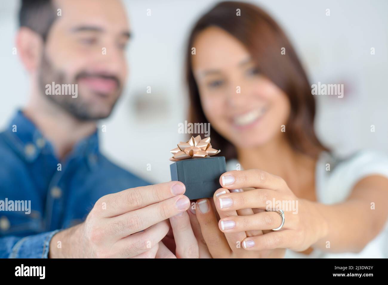 Engagement ring presentation hi-res stock photography and images - Alamy