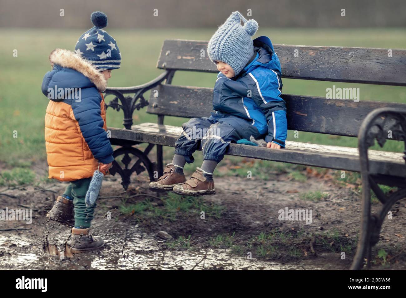 Boys in mud hi-res stock photography and images - Alamy