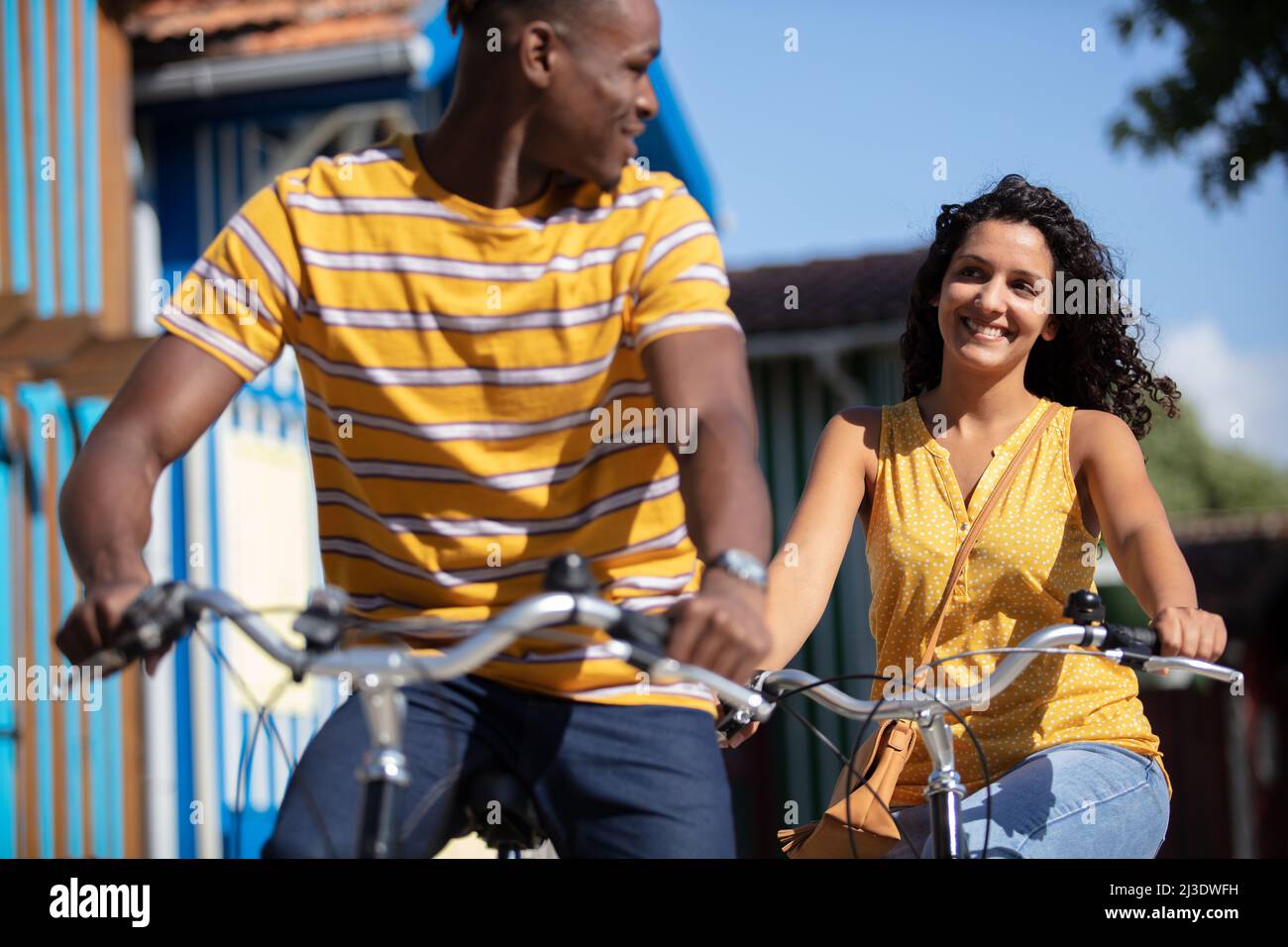 Couple racing bikes hi-res stock photography and images - Alamy