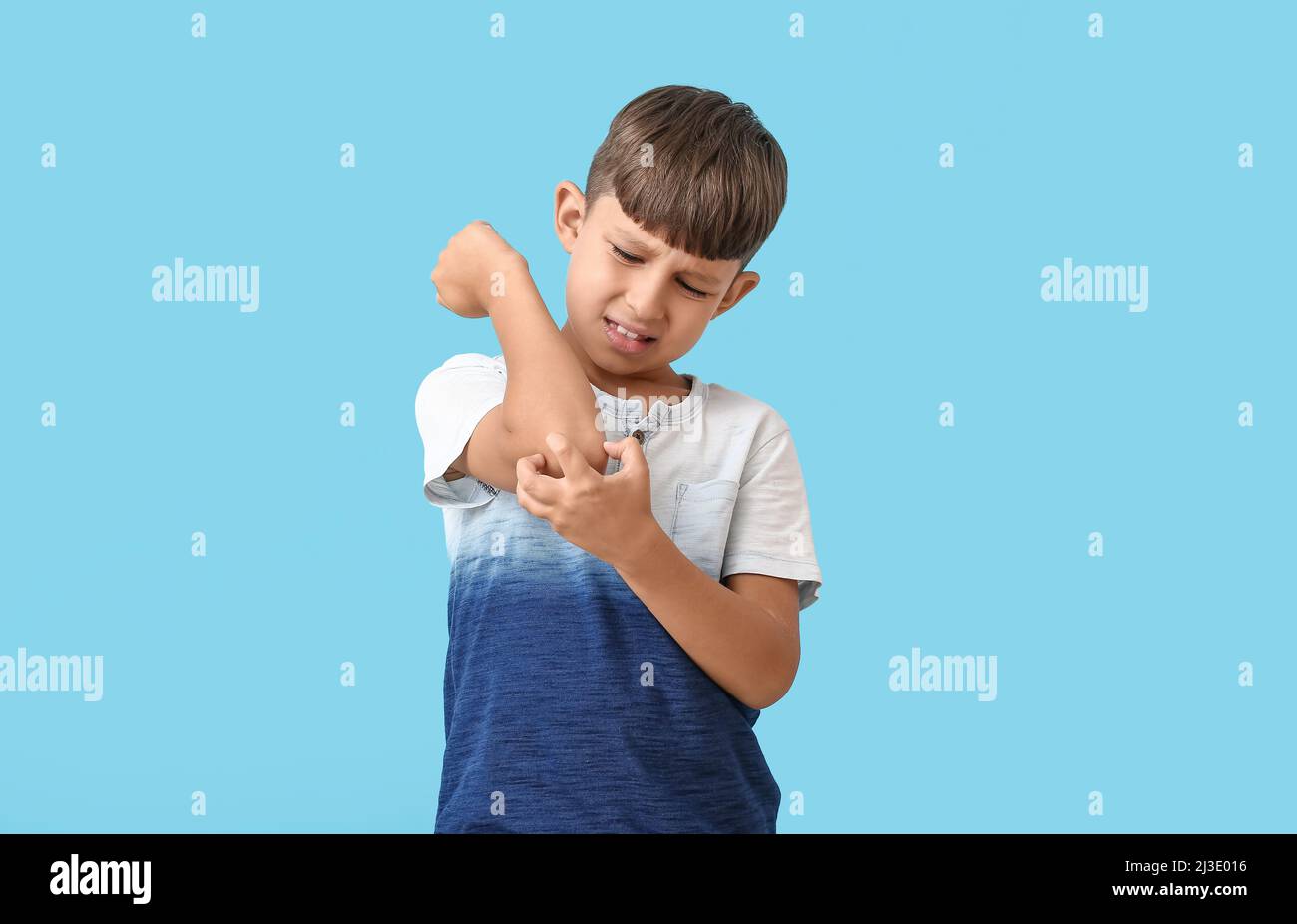 Boy scratching hi-res stock photography and images - Alamy