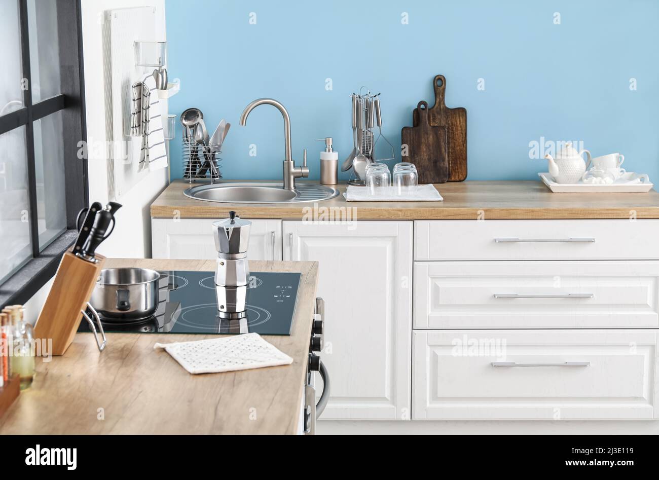 Silver counters hi-res stock photography and images - Alamy