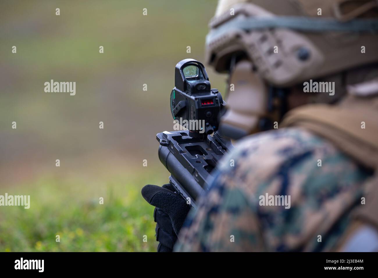 M320 grenade launcher hi-res stock photography and images - Alamy