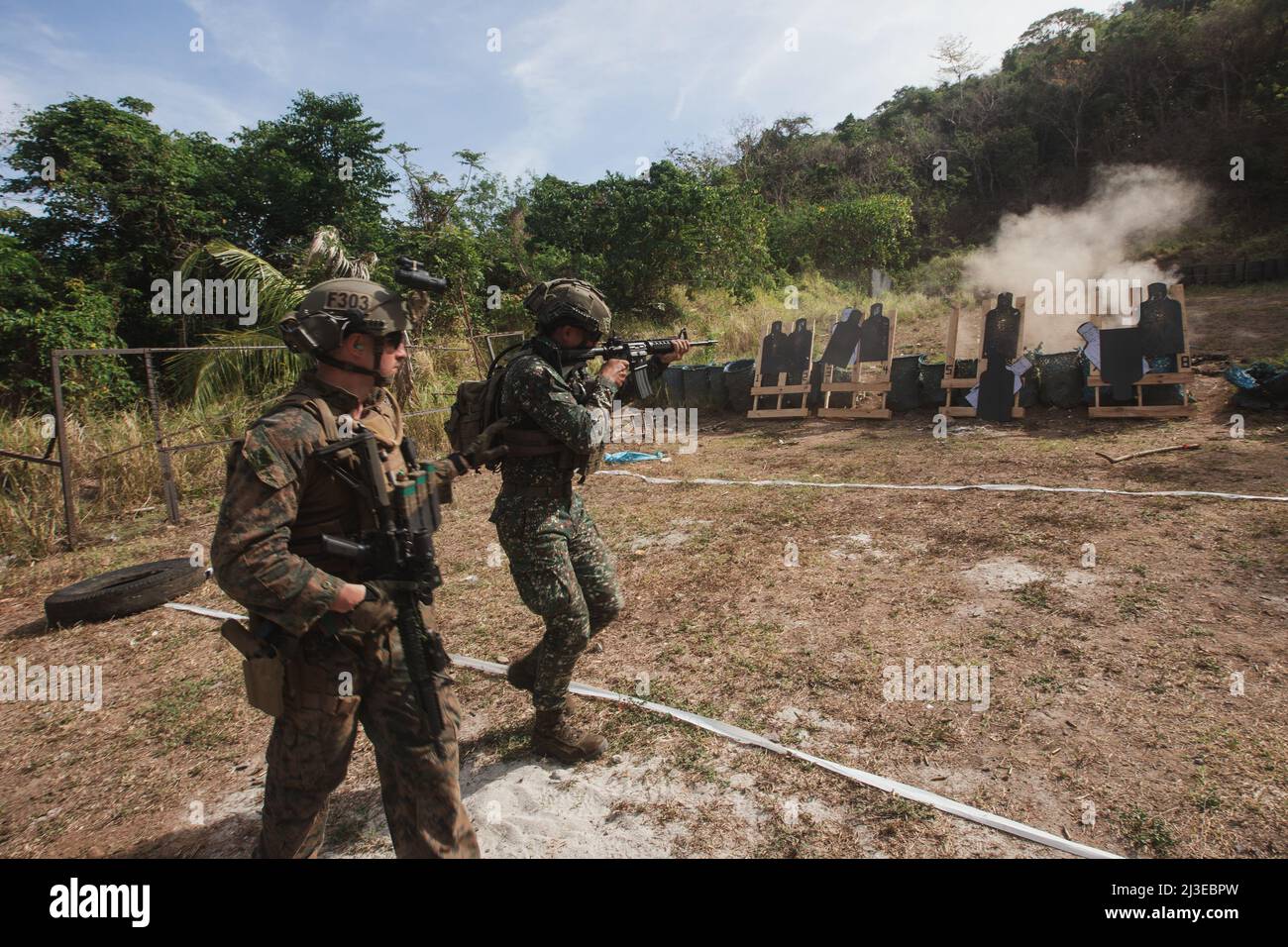 U.S. Marines with 3d Reconnaissance Battalion, 3d Marine Division, and ...