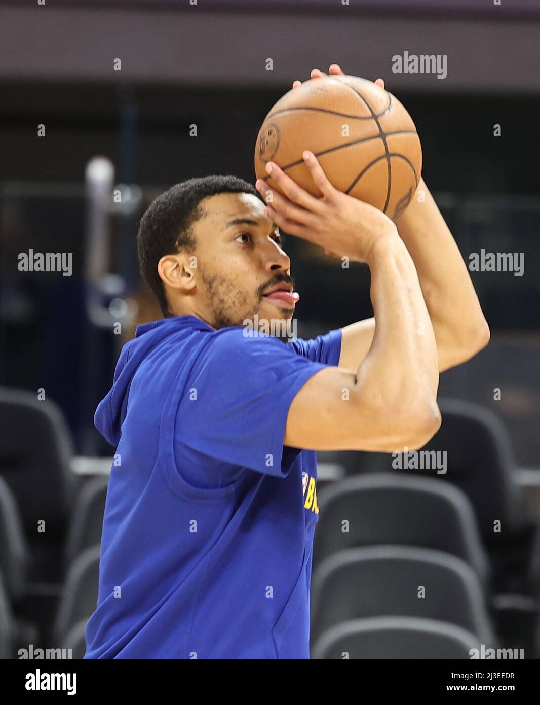 Devin booker warriors hi-res stock photography and images - Alamy