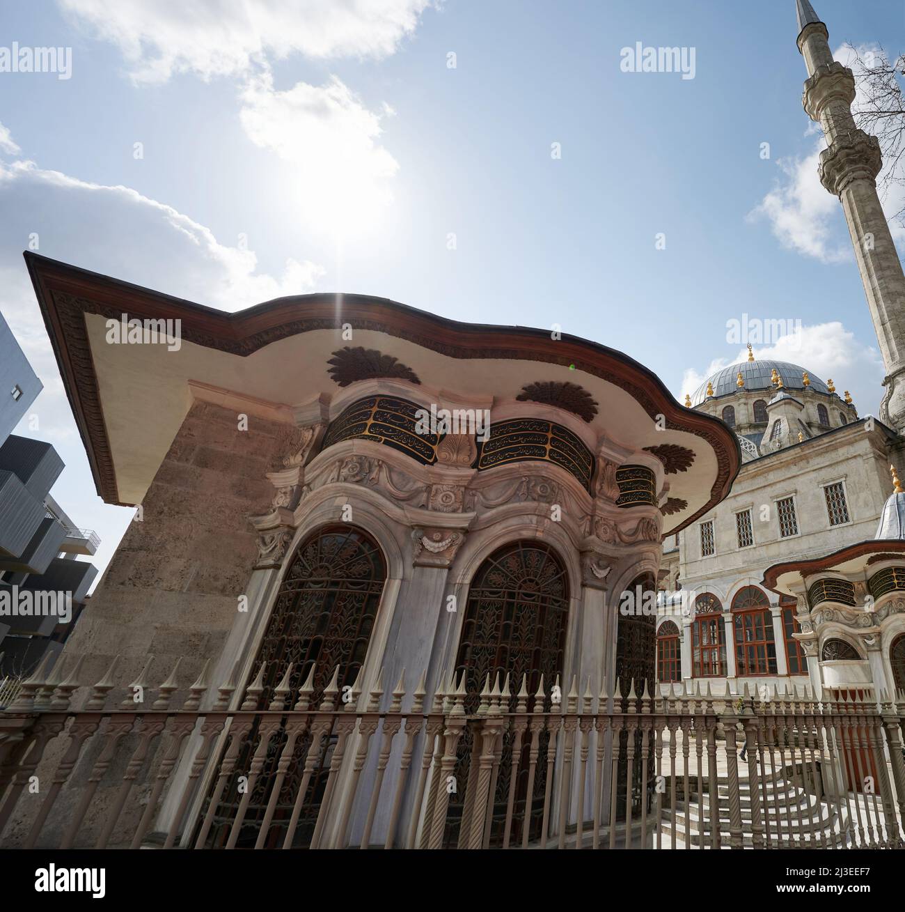 Islamic mosque building in Istanbul on sunny light Stock Photo - Alamy