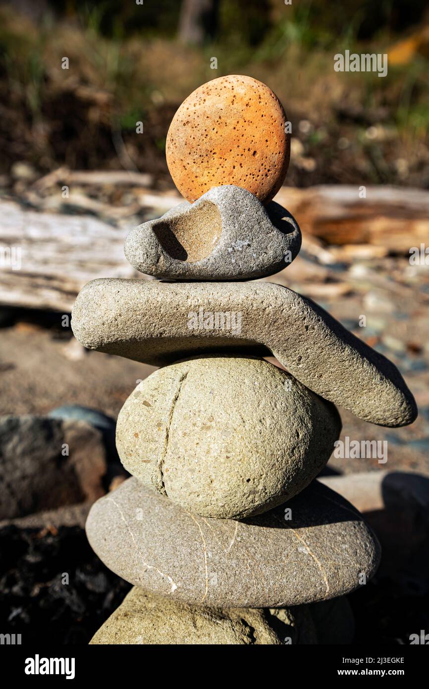 Piled boulders hi-res stock photography and images - Alamy