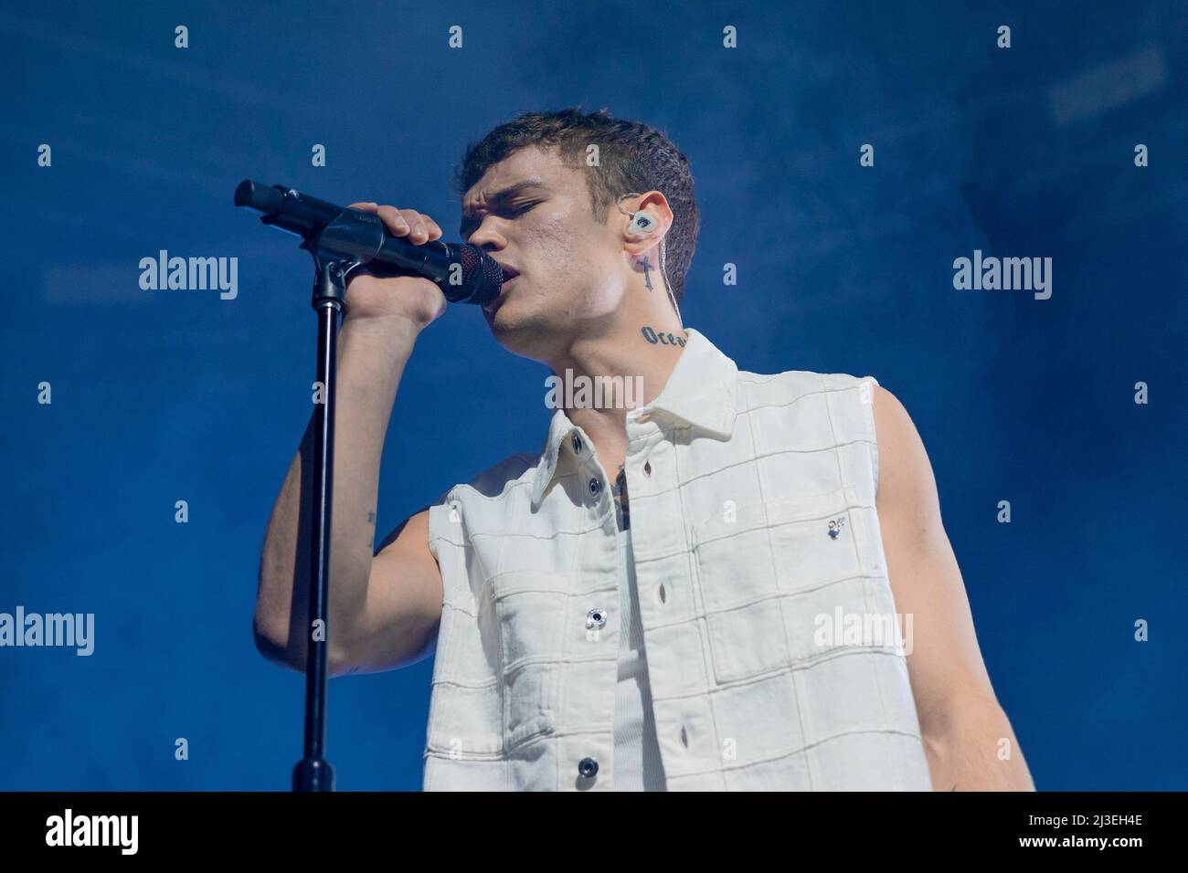 Blanco cantante blanco hi-res stock photography and images - Alamy