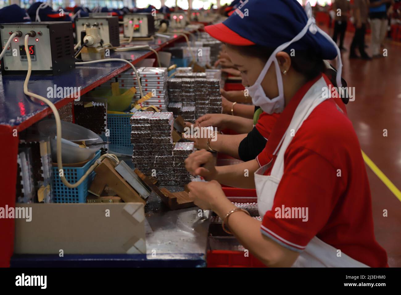 Kretek rokok hi-res stock photography and images - Alamy