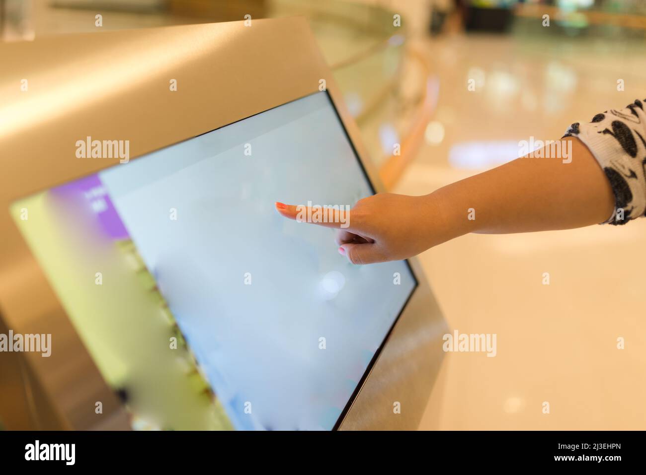 Information desk mall hi-res stock photography and images - Alamy