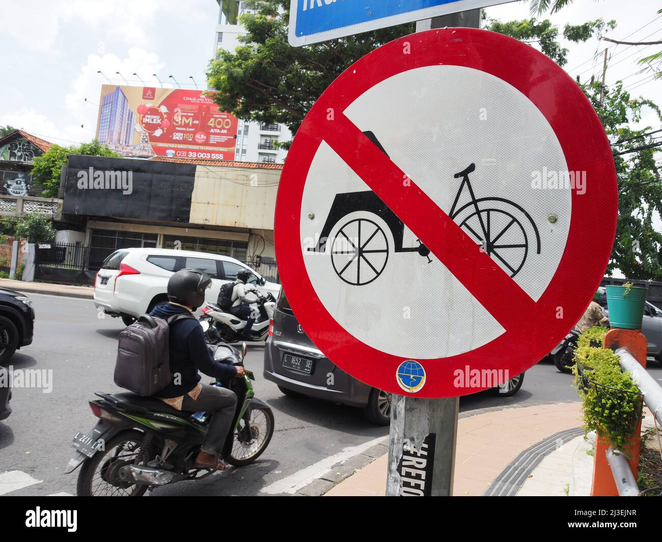 Surabaya indonesia street scene hi-res stock photography and images - Alamy