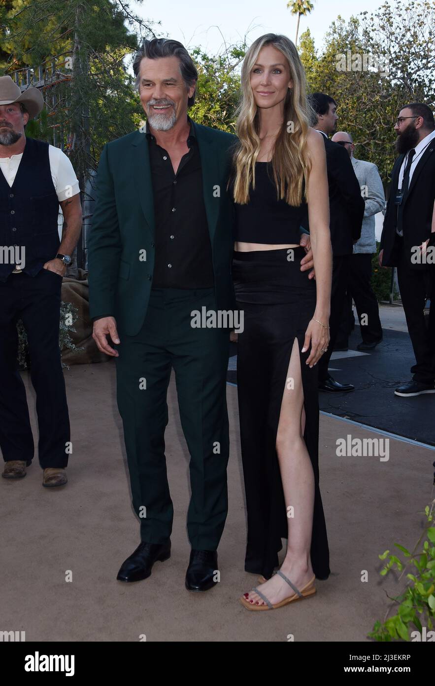 Josh Brolin and Kathryn Boyd at the ÔOuter RangeÕ Prime Video Premiere ...