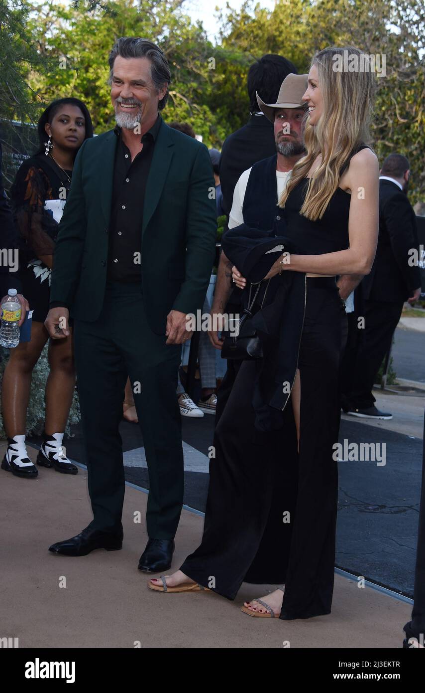 Josh Brolin and Kathryn Boyd at the ÔOuter RangeÕ Prime Video Premiere ...