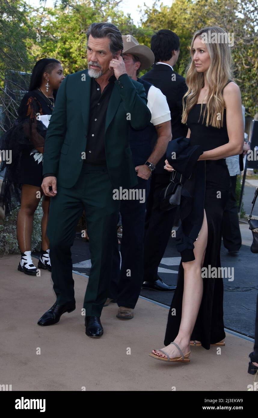 Josh Brolin and Kathryn Boyd at the ÔOuter RangeÕ Prime Video Premiere ...