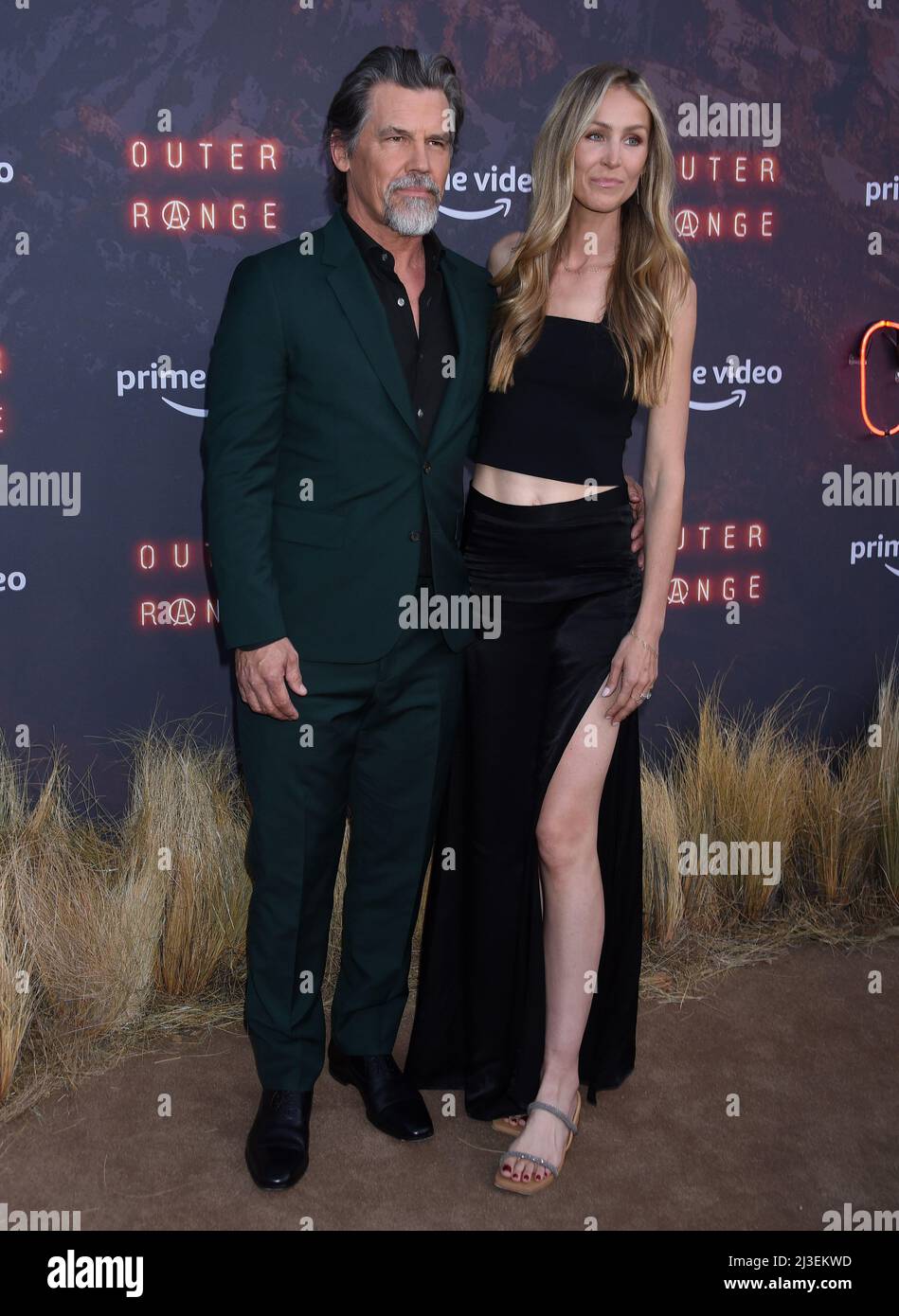 Josh Brolin and Kathryn Boyd at the ÔOuter RangeÕ Prime Video Premiere ...