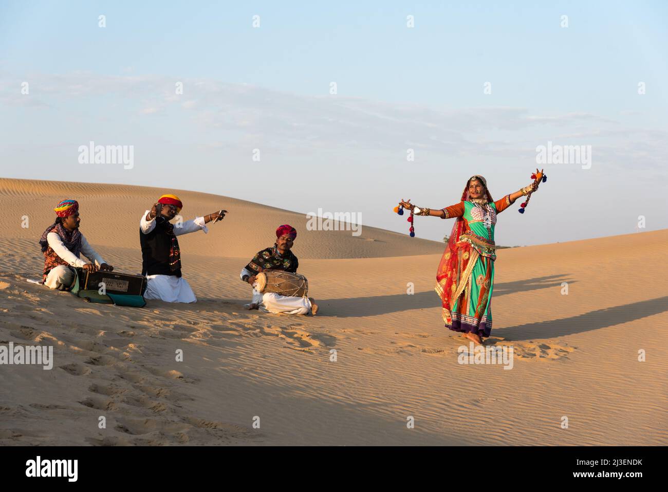 Tribal dance in the sand dunes in sam sand dunes Jaisalmer, India Stock ...