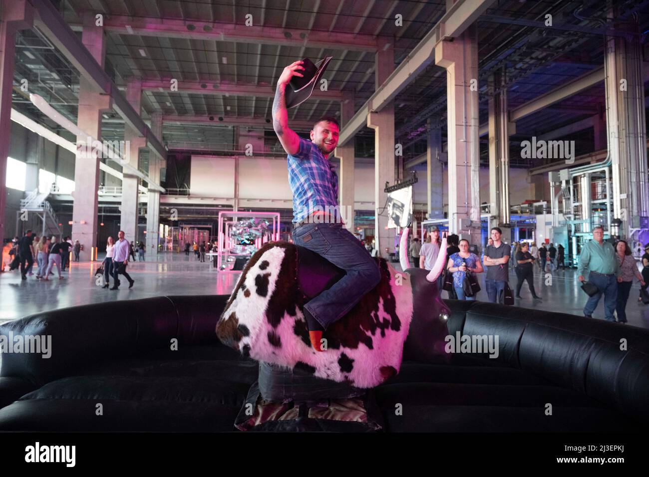 Austin, TX, USA. 7th Apr, 2022. Some of the invited 15,000 guests tour ...