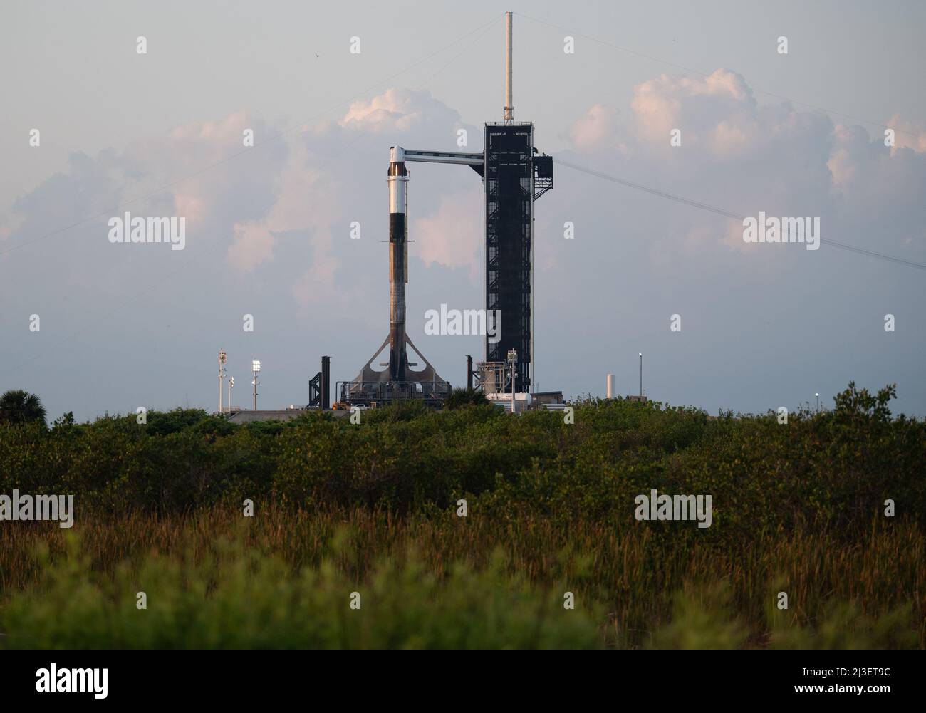 Axiom mission 1 launch hi-res stock photography and images - Alamy