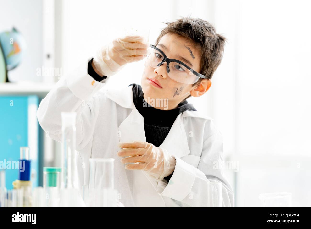 Liquid in glass hi-res stock photography and images - Alamy