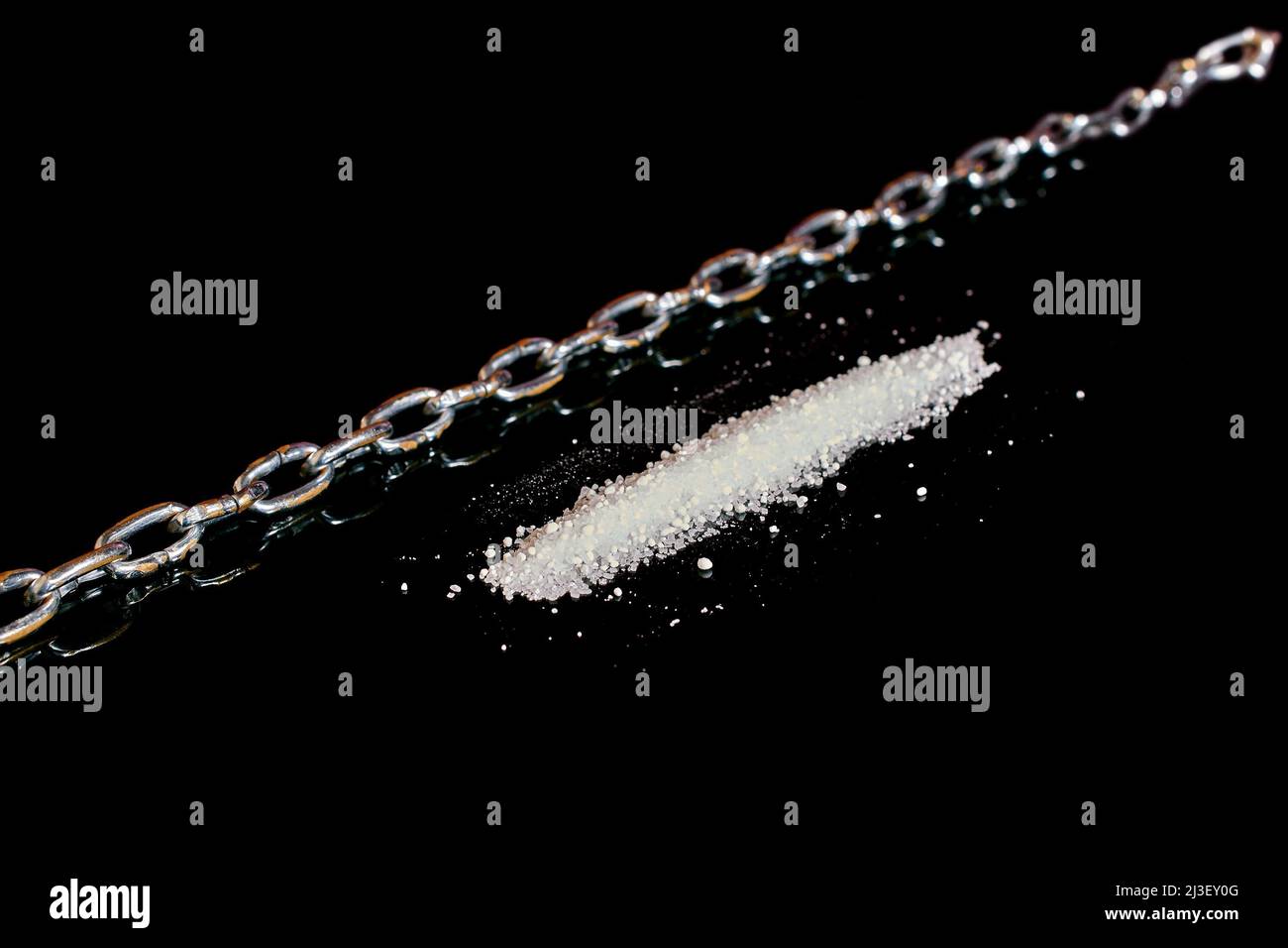 Black bag chain hi-res stock photography and images - Alamy