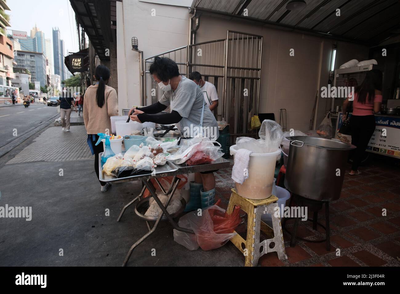 Street Food Vendor Asok Montri Road aka Soi Sukhumvit 21 Bangkok ...
