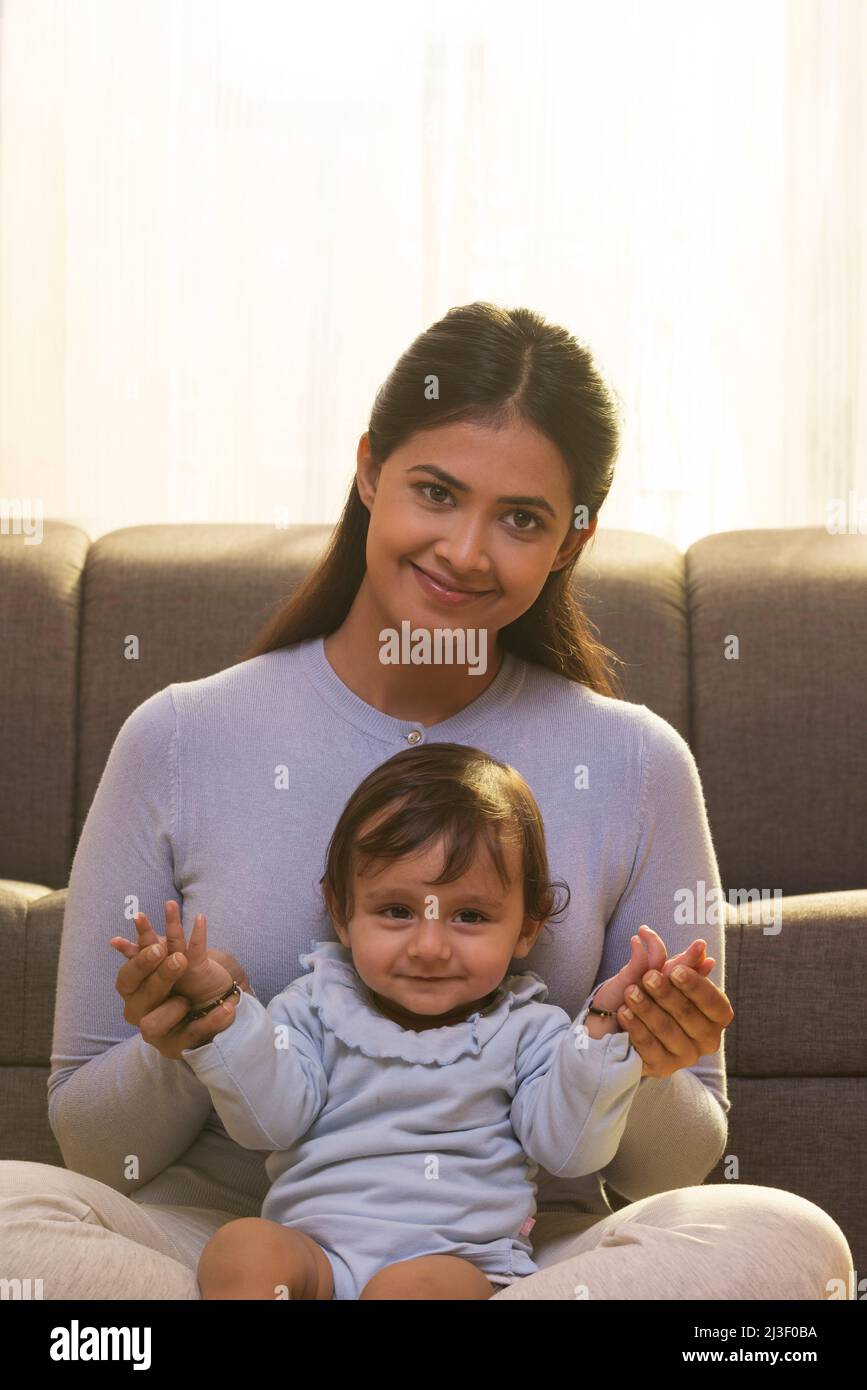 Head in lap and woman hi-res stock photography and images - Alamy