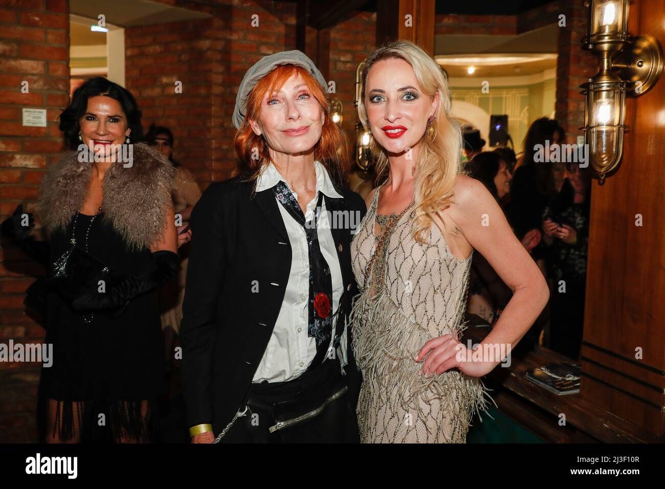 Berlin, Germany. 07th Apr, 2022. Andrea Sawatzki (l) and Lana Müller ...