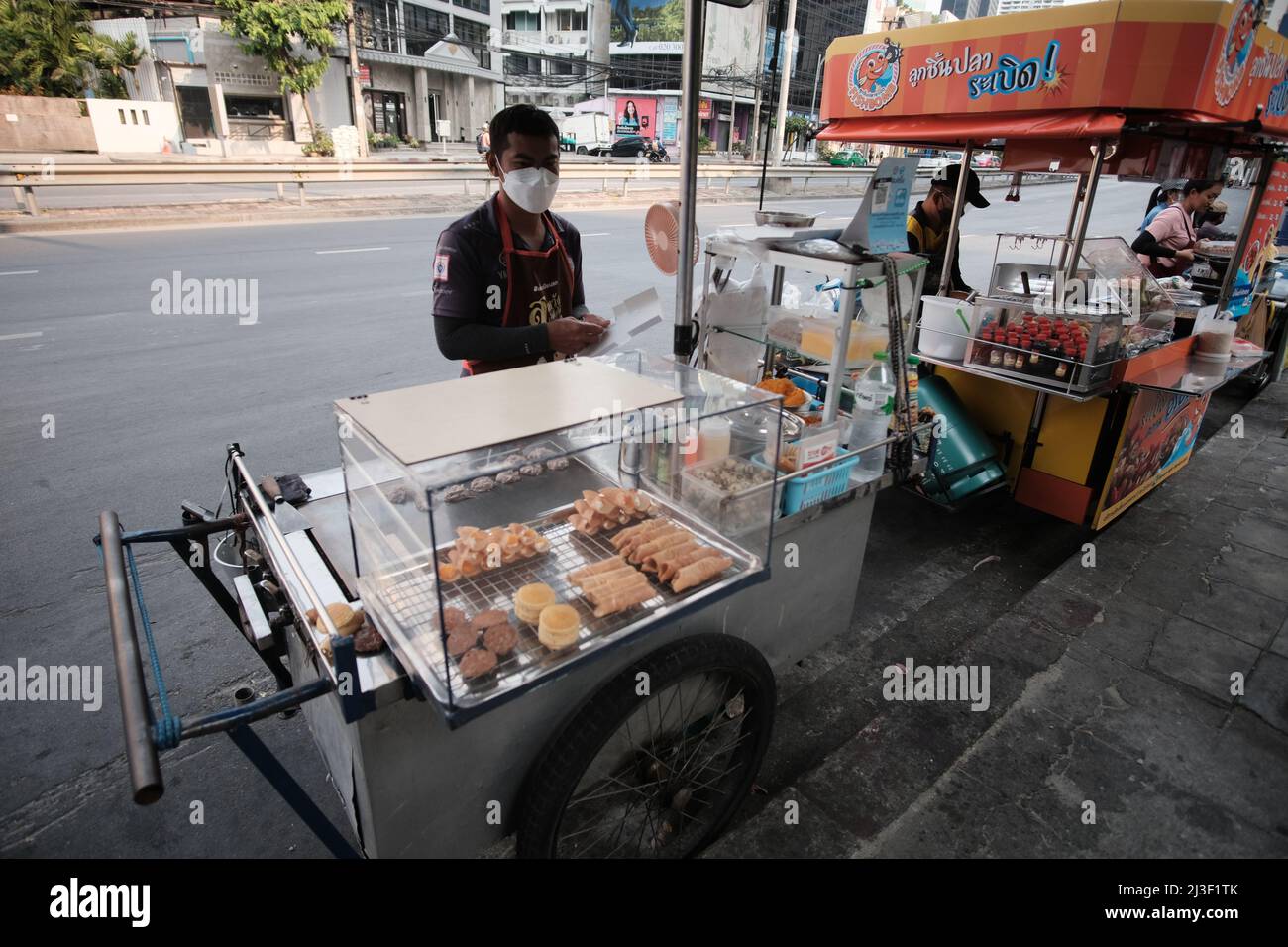 Soi sukhumvit 21 hi-res stock photography and images - Alamy