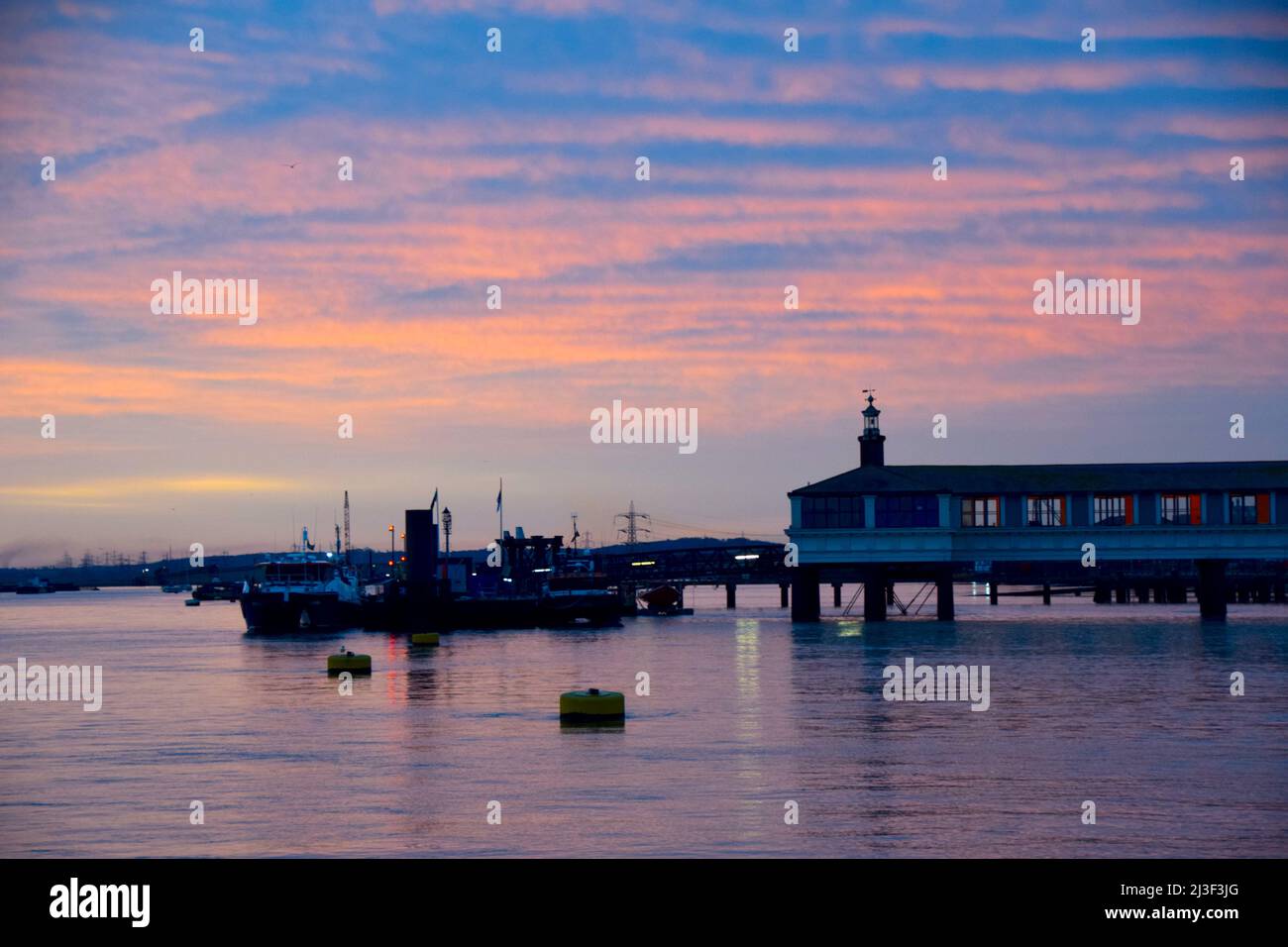 Atmosphere pla royal terrace pier pier hi-res stock photography and ...