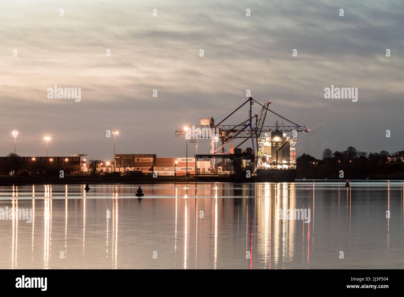 Tivoli, Cork, Ireland. 08th April, 2022. Cargo ship BG Emerald offloads ...