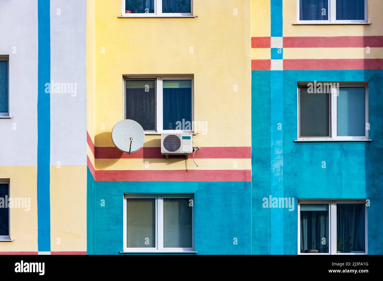 Wall mounted satellite dish hi-res stock photography and images - Alamy