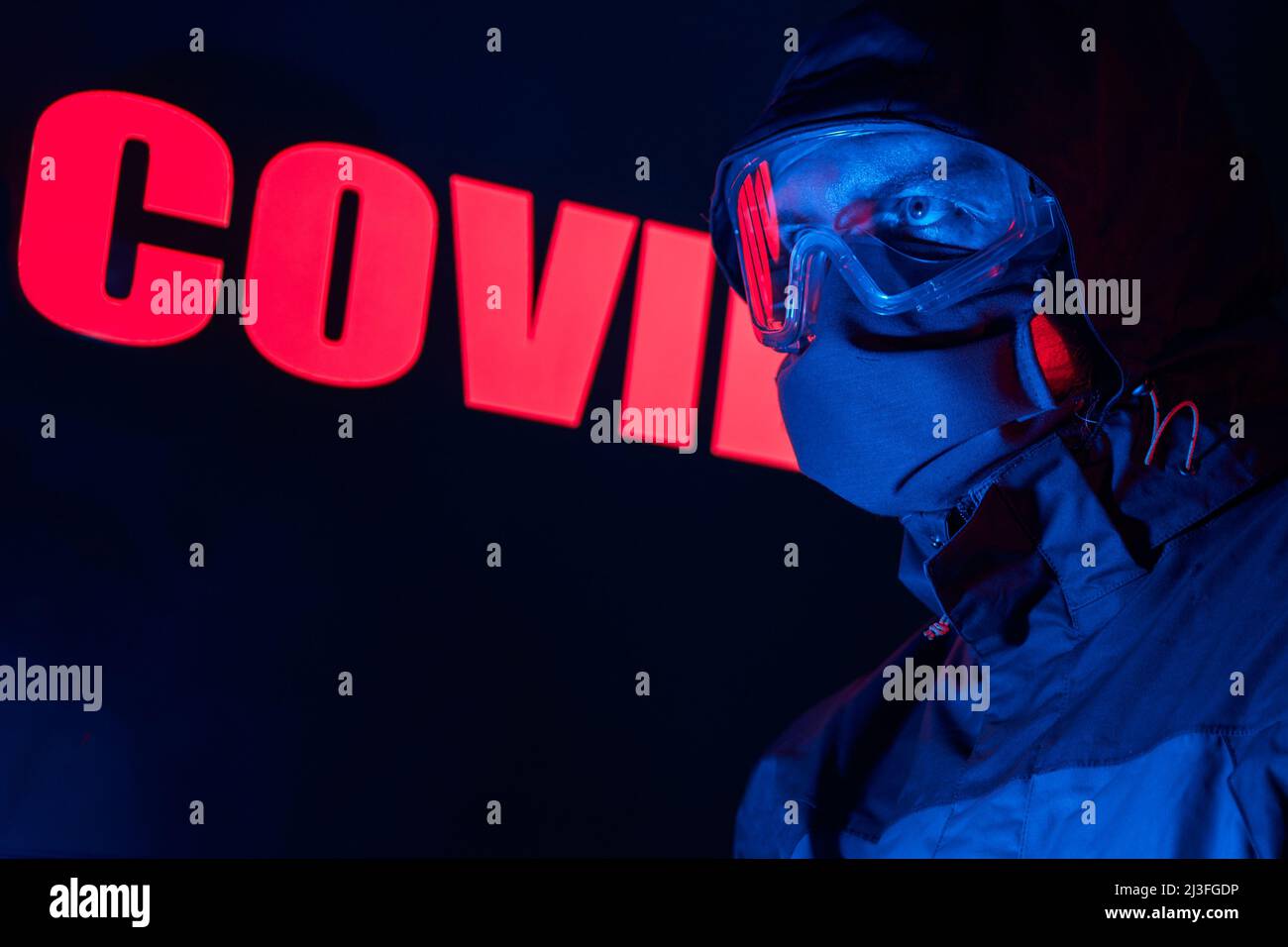 Face mask glasses hi-res stock photography and images - Alamy