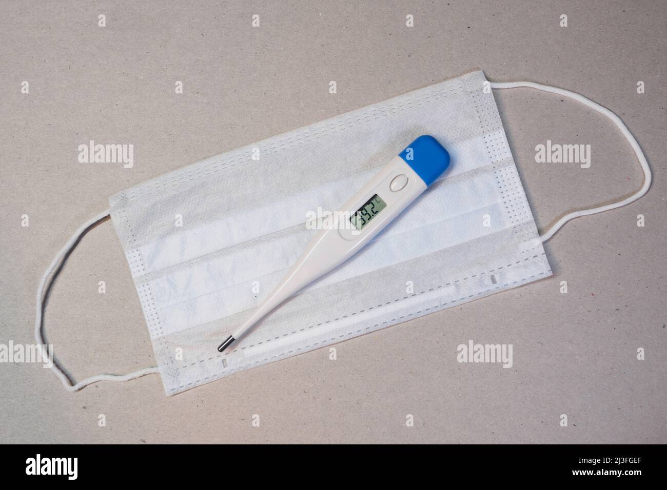 Medical electronic thermometer hi-res stock photography and images - Alamy