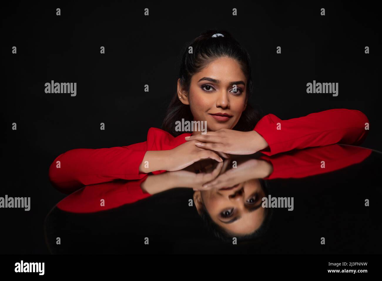 Human looking mirror image hi-res stock photography and images - Alamy