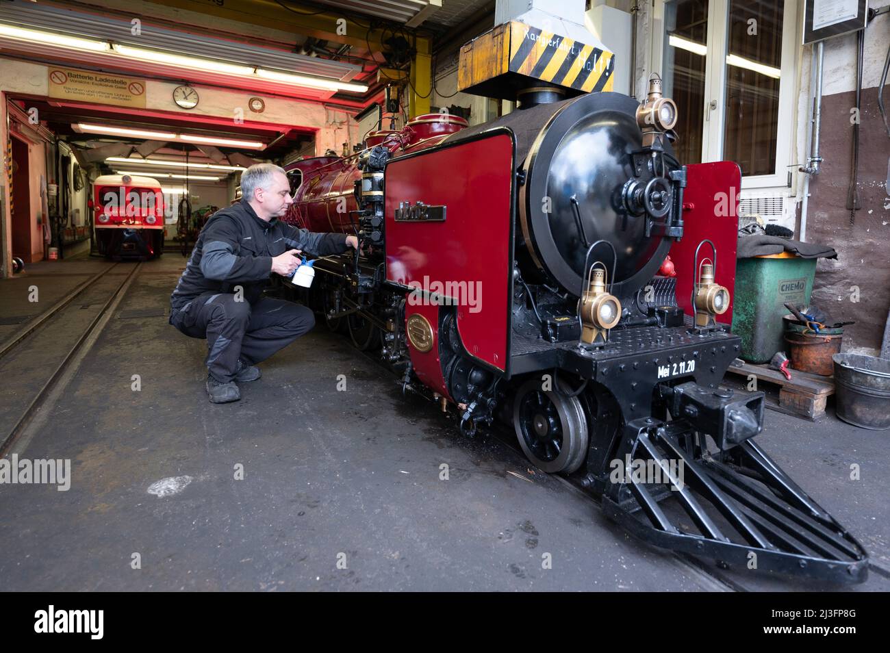Dresden, Germany. 08th Apr, 2022. Thomas Winkler, engine driver ...