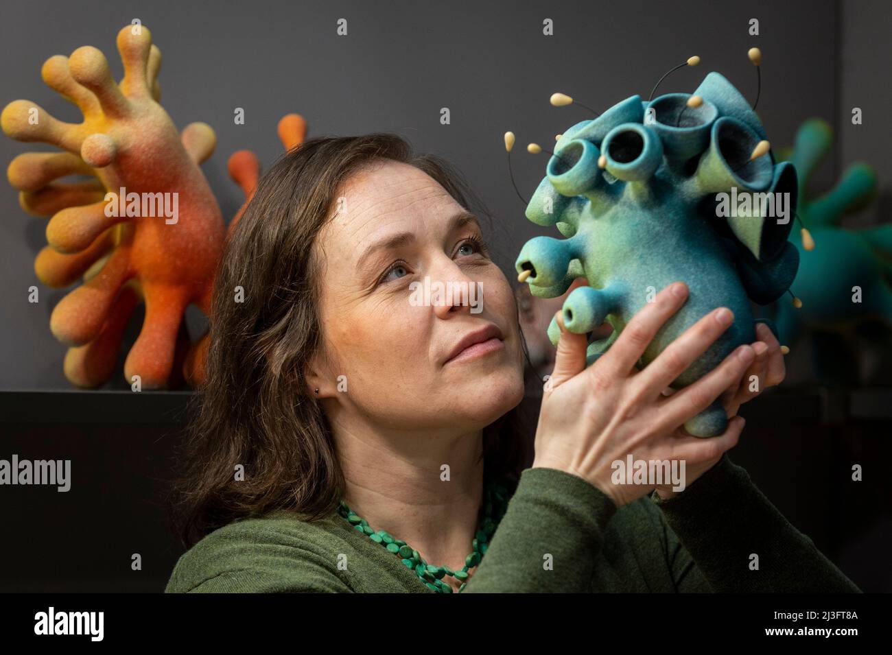 London, UK. 8th Apr, 2022. Ceramic artist Toni Losey presents one of ...